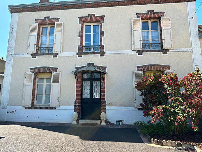 Maison à vendre - Béville-le-Comte - 6 pièces - 4 chambres