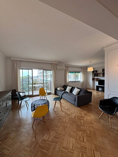 Appartement à louer - Marseille ème arrondissement - 4 pièces - 2 chambres