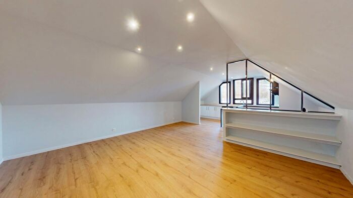 Appartement à louer - Le Monastère - 3 pièces - 2 chambres