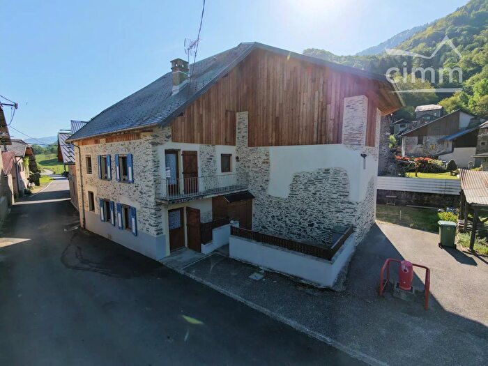 Villard-Léger : Maison 9 pièces à vendre