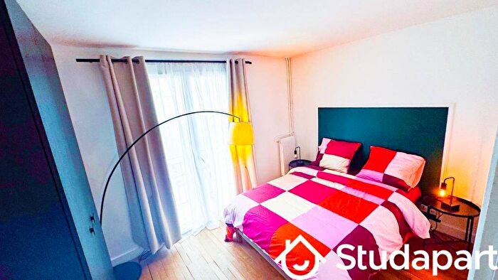 Appartement à louer - Varenne-Centre-Rive Charmante, Noisy-le-Grand - 1 pièce - 2 chambres