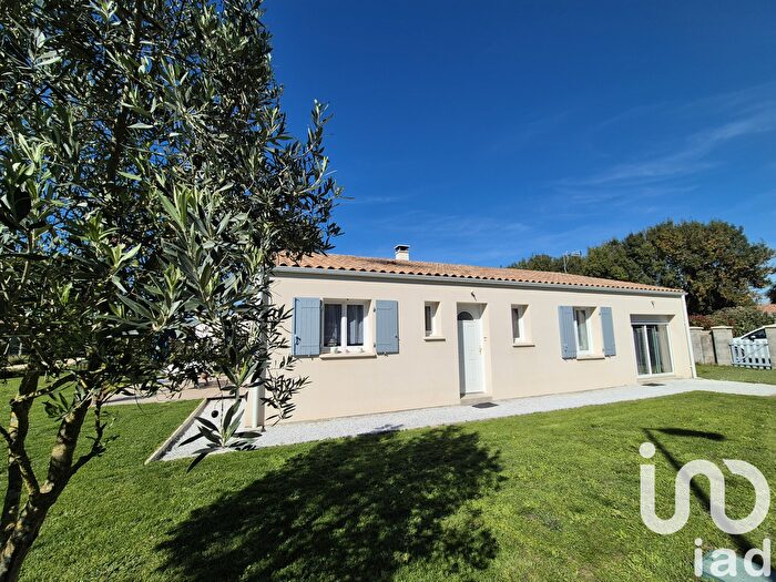 Maison à vendre - Saint-Just-Luzac - 5 pièces - 4 chambres