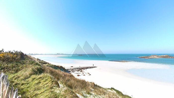 Maison à vendre - Lampaul-Ploudalmézeau - 7 pièces - 5 chambres