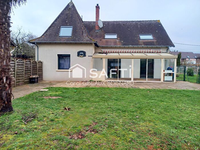 Maison à vendre - Cloyes-sur-le-Loir - 7 pièces - 6 chambres