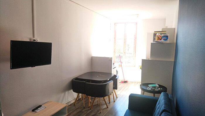 Appartement à louer - Chalon-sur-Saône, La Citadelle - 2 pièces - 1 chambre