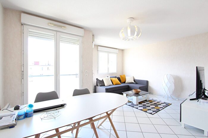 Appartement à louer - Grenoble, Bajatière - 2 pièces - 1 chambre