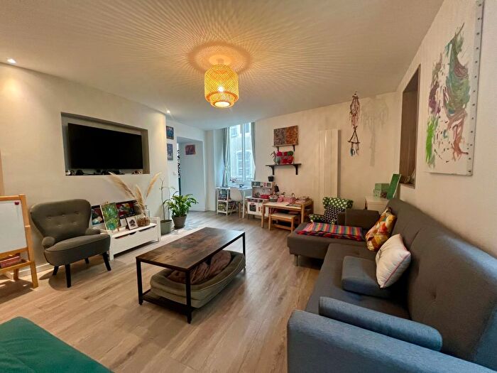 Appartement à vendre - Pau, Centre-ville - 3 pièces - 2 chambres