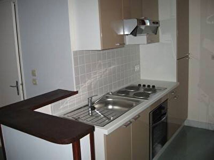 Appartement à louer - Bas de la Ville, Montataire - 3 pièces - 2 chambres