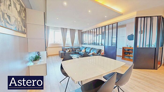 Courbevoie, Gambetta, La Défense : Appartement 4 pièces à vendre