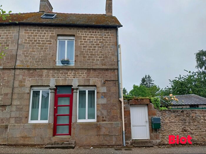 Maison 4 pièces à vendre à Saint-Étienne-en-Coglès