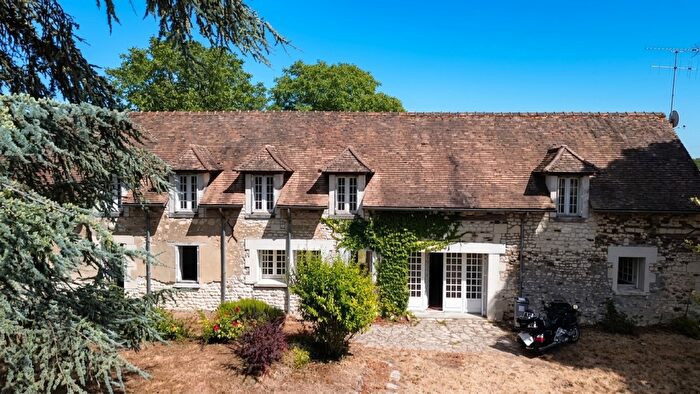 Antogny-le-Tillac - Maison 5 pièces à vendre