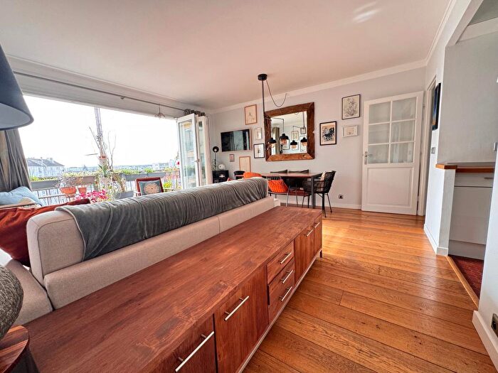 Appartement à vendre - Maurepas, Centre-ville, Malmedonne - 3 pièces - 2 chambres