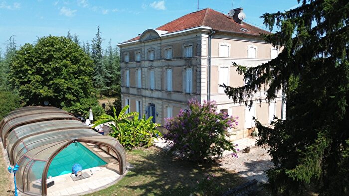 Maison 11 pièces à Clairac, à vendre