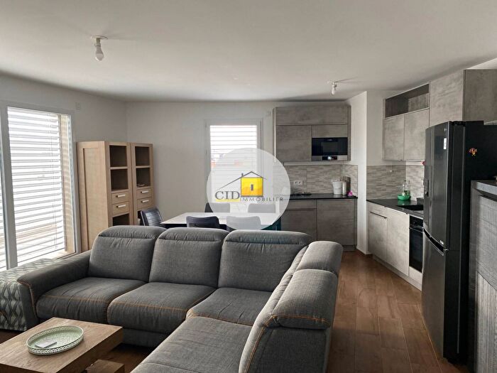 Appartement à louer - Saint-Priest - 4 pièces - 3 chambres