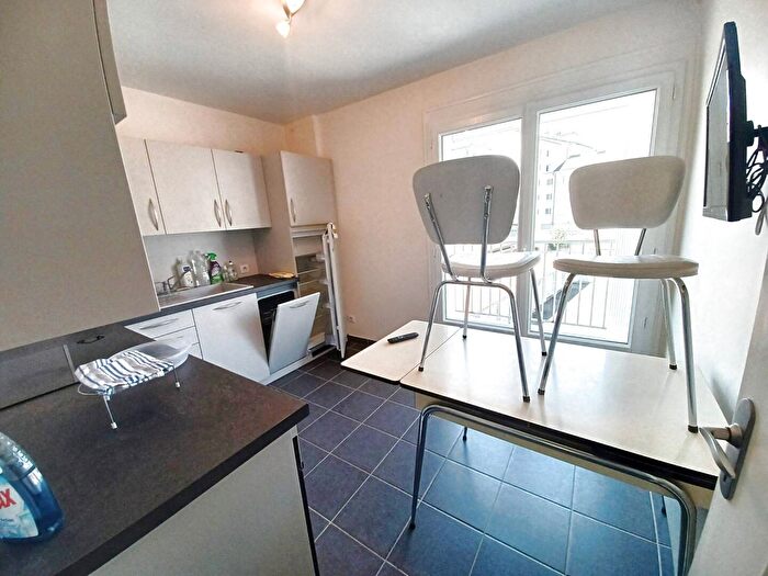 Appartement à louer - Aurillac - 3 pièces - 2 chambres