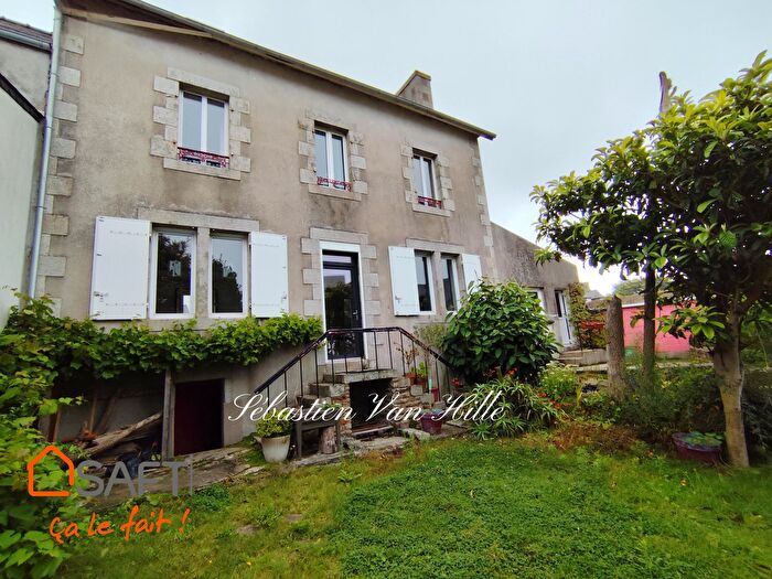 Maison à vendre - Saint-Pol-de-Léon - 5 pièces - 4 chambres