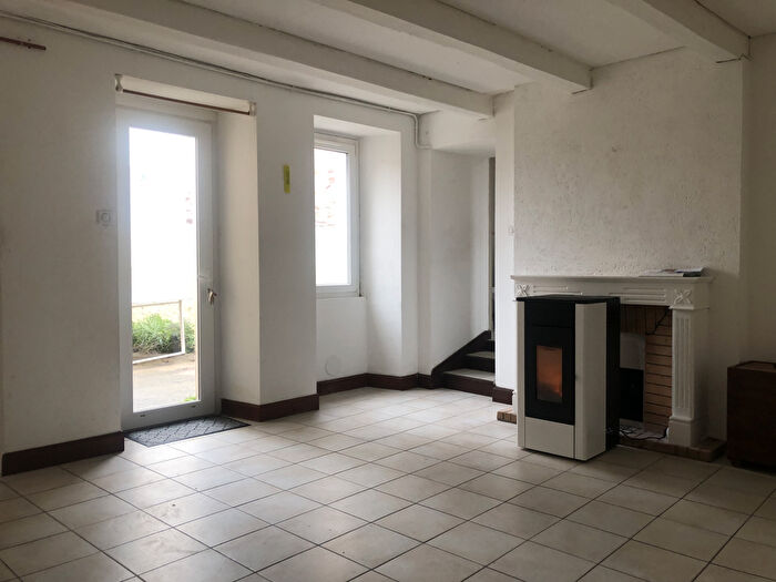 Maison à louer - Saint-Rémy-en-Mauges - 4 pièces - 3 chambres