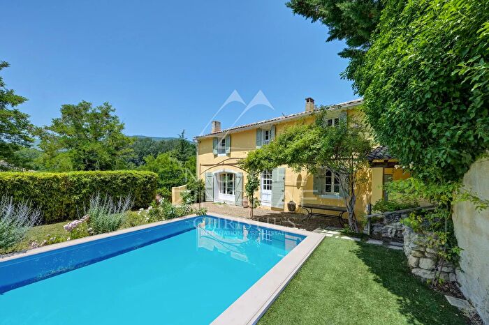 Maison à vendre - Cucuron - 8 pièces - 5 chambres