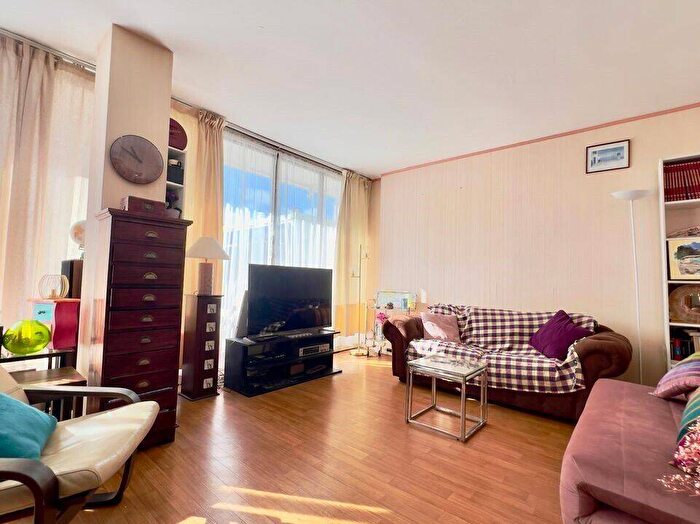 Appartement à louer - Reine-Mairie, Boulogne-Billancourt - 1 pièce