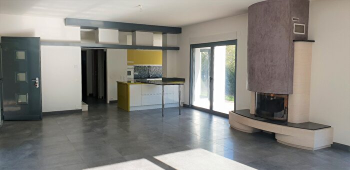 Maison 6 pièces à louer à Tourrette-Levens