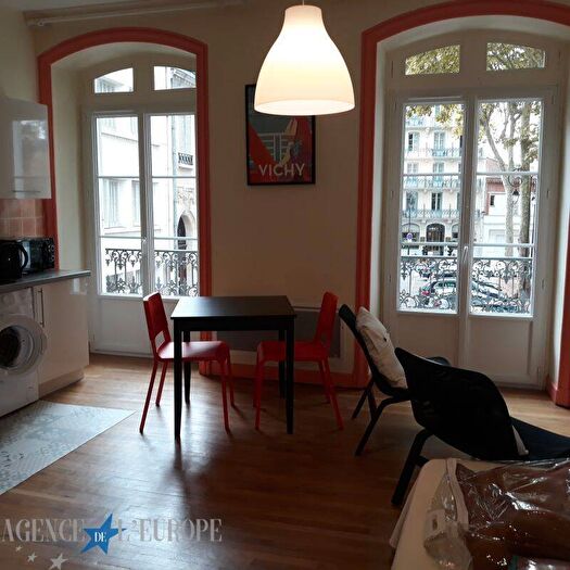 Thermal-Vieux-Vican, Vichy : Appartement 1 pièce à louer
