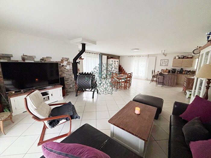 Maison à vendre - Mortefontaine-en-Thelle - 7 pièces - 4 chambres