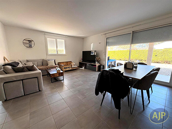 Maison 4 pièces à Ménesplet, à louer