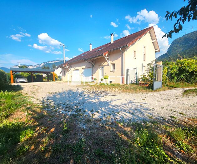 Saint-Laurent-du-Pont : Maison 5 pièces à vendre