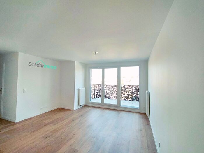 Appartement à louer - La Madeleine, Chartres - 3 pièces - 2 chambres