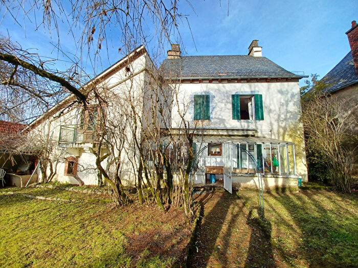 Maison à vendre - Le Vigean - 8 pièces - 6 chambres
