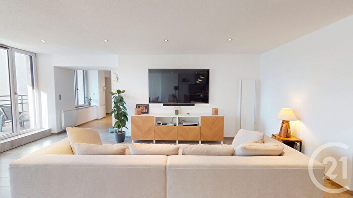 Appartement à vendre - Pontarlier, Centre-ville - 4 pièces - 3 chambres