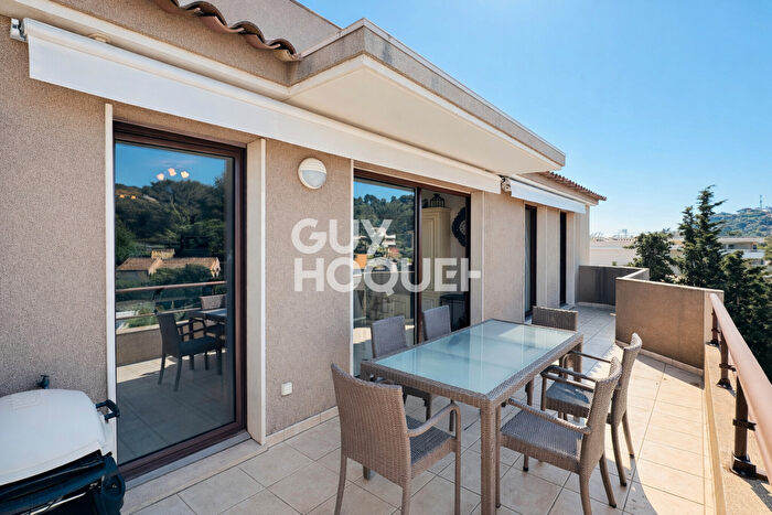 Appartement à vendre - Cavalaire-sur-Mer, Centre-ville - 3 pièces - 2 chambres