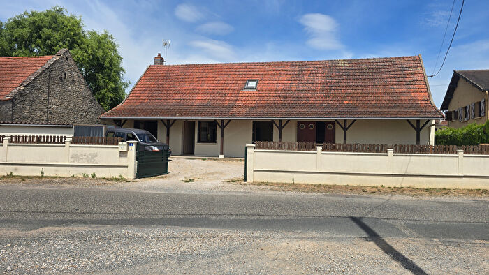Ouroux-sur-Saône : Maison 4 pièces à vendre