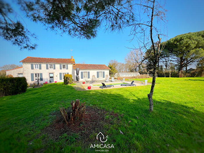 Maison à vendre - Vouhé - 6 pièces - 4 chambres