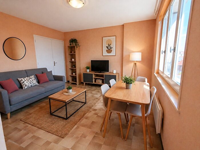 Appartement 1 pièce à Montbrison, Centre-ville, à vendre