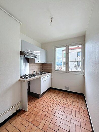 Appartement à louer - Les Galoubies, Chamalières - 4 pièces - 2 chambres