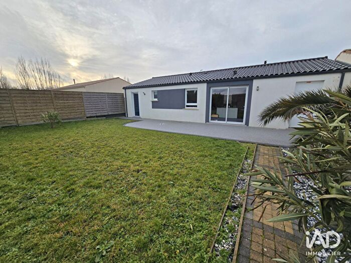 Maison à vendre - Tonnay-Charente - 4 pièces - 3 chambres