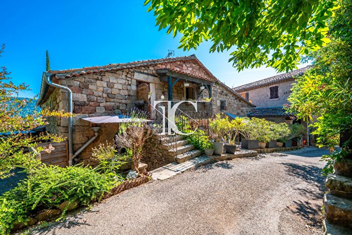 Maison à vendre - Lablachère - 9 pièces - 6 chambres