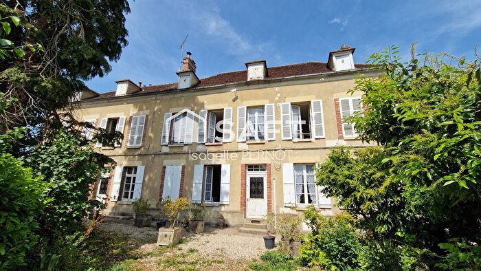 Saint-Florentin : Maison 8 pièces à vendre