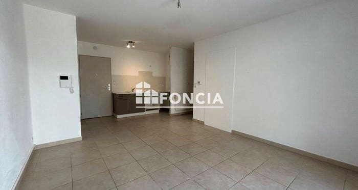 Sud, Le Thor - Appartement 2 pièces à louer