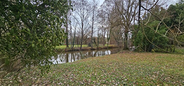 Maison à vendre - Mézières-en-Brenne - 5 pièces - 3 chambres