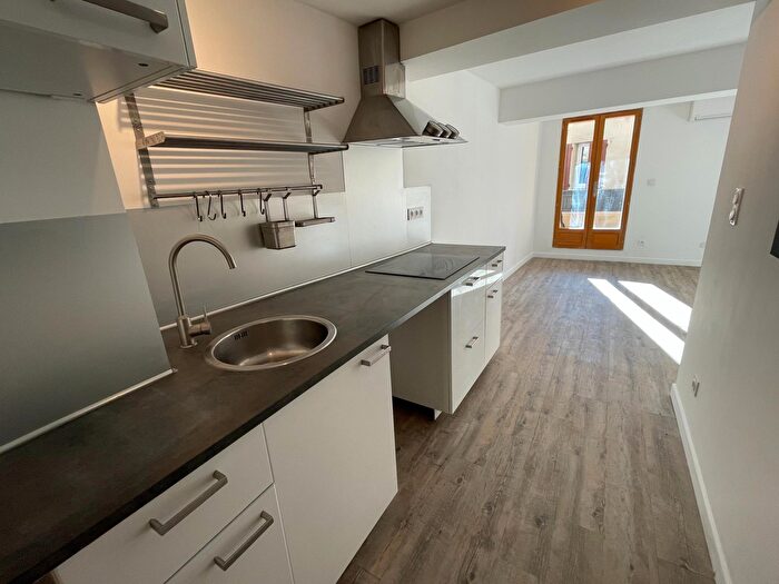 Appartement à vendre - Pertuis, Centre-ville, Fours à Chaux, Claret - 3 pièces - 2 chambres