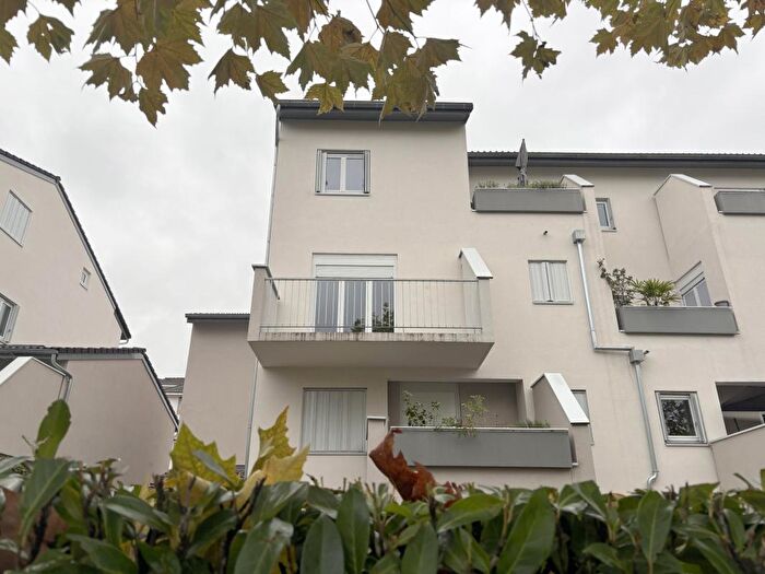 Appartement à vendre - Voiron, Centre-ville, Gare - 3 pièces - 2 chambres