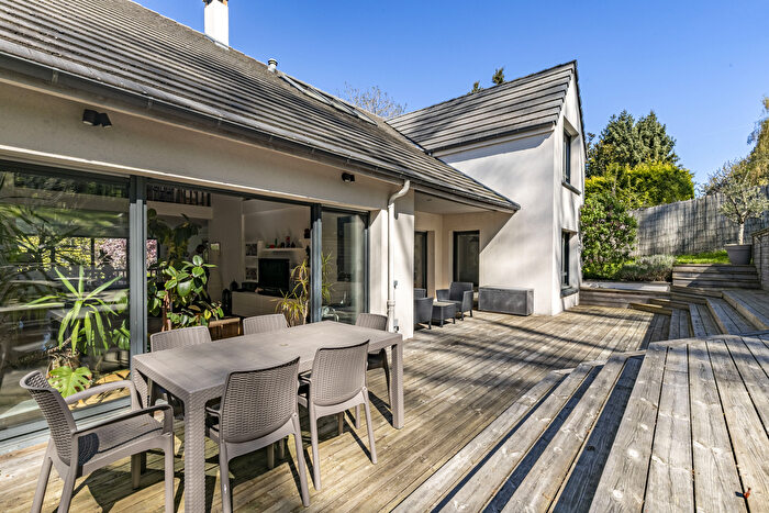 L'Étang-la-Ville : Maison 7 pièces à vendre