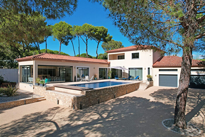 Maison à vendre - Nages-et-Solorgues - 8 pièces - 5 chambres