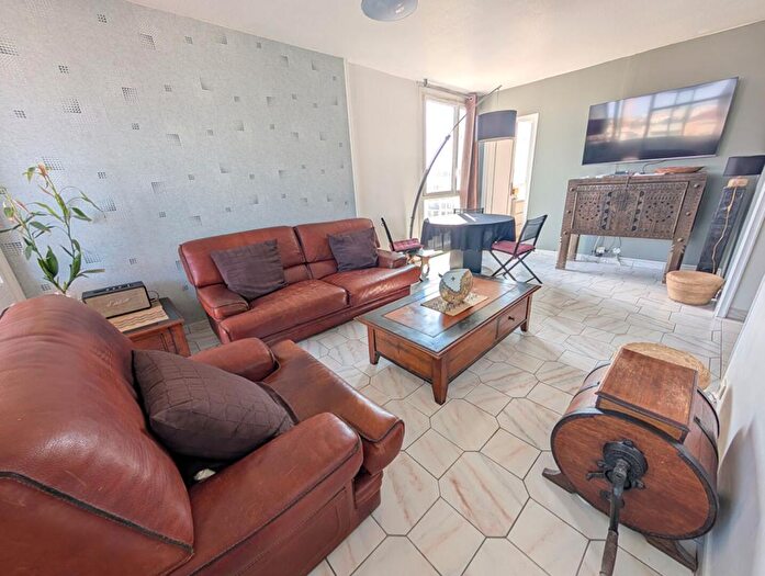 Appartement à vendre - Bron - 4 pièces - 3 chambres