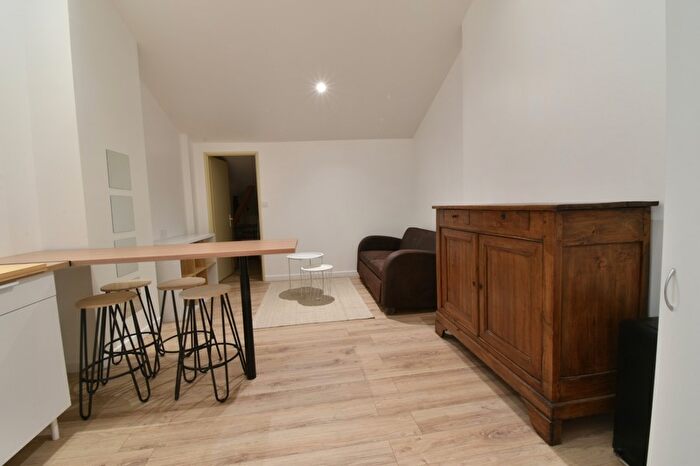 Appartement à louer - Sainte-Livrade-sur-Lot - 3 pièces - 2 chambres