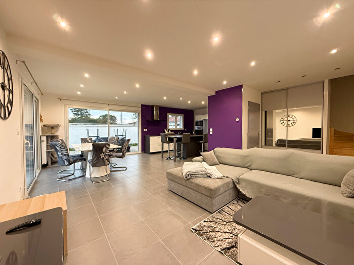 Loyettes : Maison 4 pièces à vendre