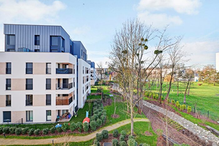 Appartement à vendre - Vernouillet - 4 pièces - 3 chambres