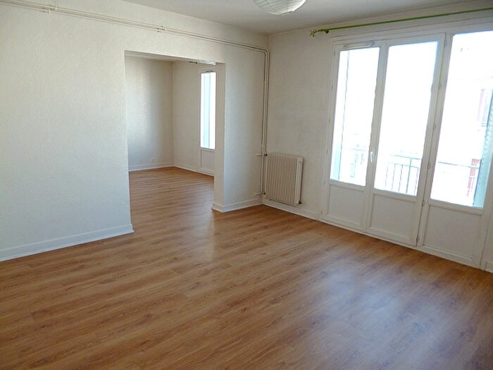 Appartement à louer - Clermont-Ferrand, Saint-Jacques - 5 pièces - 3 chambres